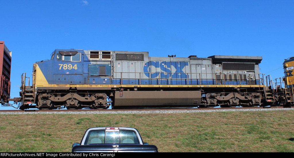 CSXT 7894 on Q410-02